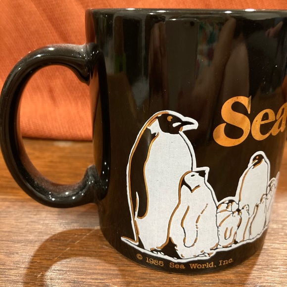 Sea World | Kitchen | Sea World Black Gold Penguin Shamu Coffee Cup Mug ...